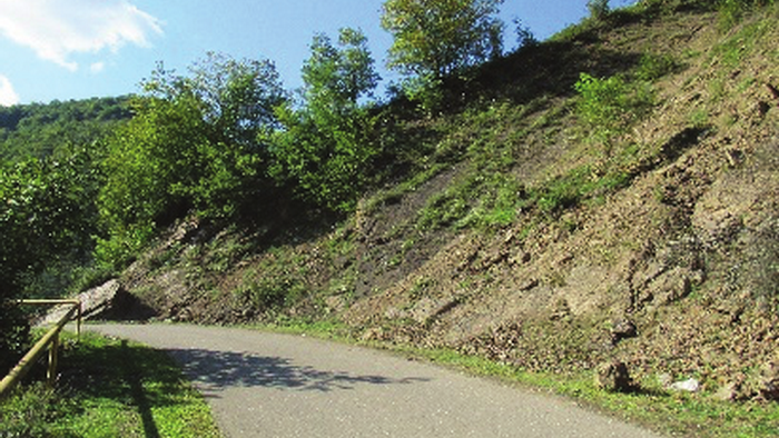 The road connecting the villages of Dzulukhi and Sulori