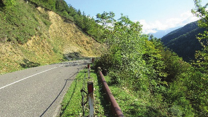 The road connecting the villages of Dzulukhi and Sulori